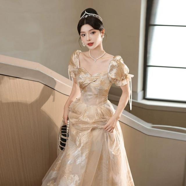 ゴールドVネックイブニングドレスワンピース女性軽い贅沢感可愛い新品成人式冬結婚式誕生日パーティー忘年会演奏会