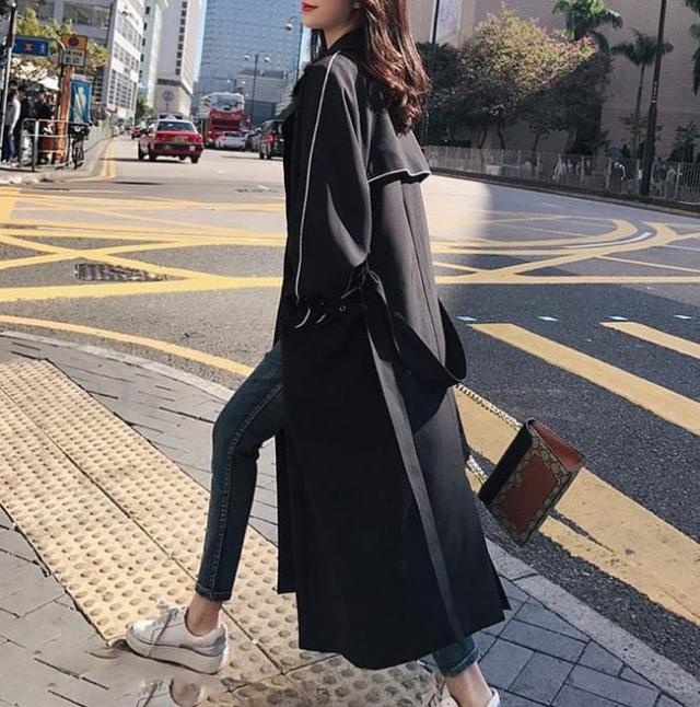 アウター 上着 コート  トレンチコート ロングコート 膝下丈 ミモレ丈  無地 襟付き ボリューム袖 ダブルブレスト 体型カバー スタイルアップ 防風 風よけ 可愛い かわいい きれいめ 大人