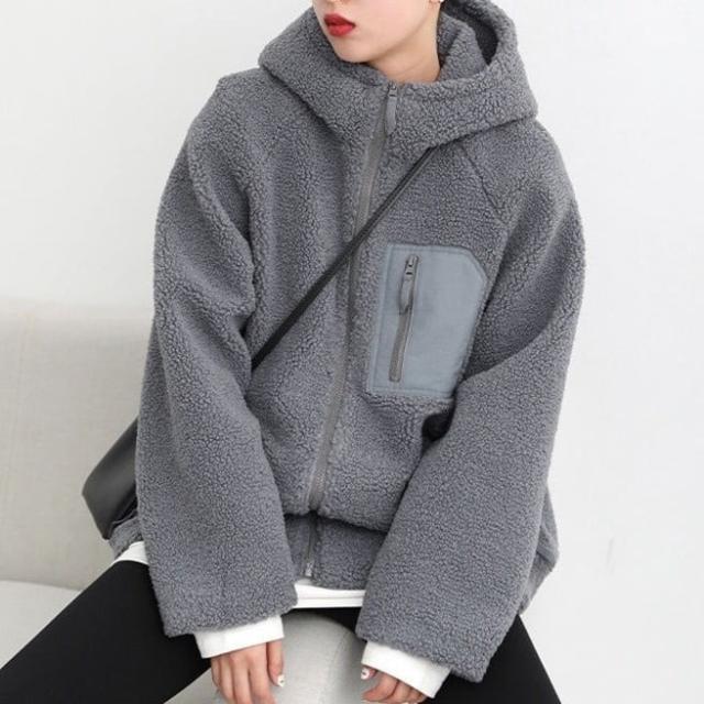 ボアブルゾン レディース ジャケット 上着 羽織り コート アウター ブルゾン ジップアップポケット付き ハイネック フード付き バイカラー トレンド 暖かい 可愛い かわいい カジュアル