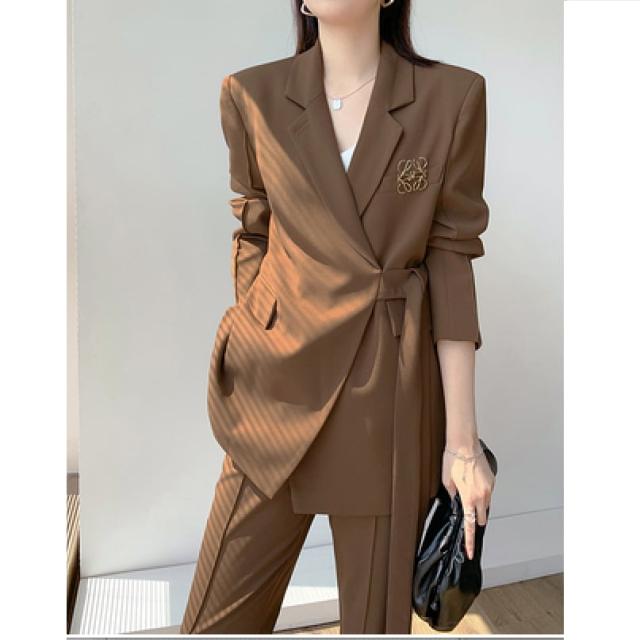 上下２点セット ツーピース セットアップ スーツ パンツスーツ ハイエンドスーツ ビジネススーツ テーラードジャケット ウエストリボン おしゃれ エレガント きれいめ スマート フレンチ