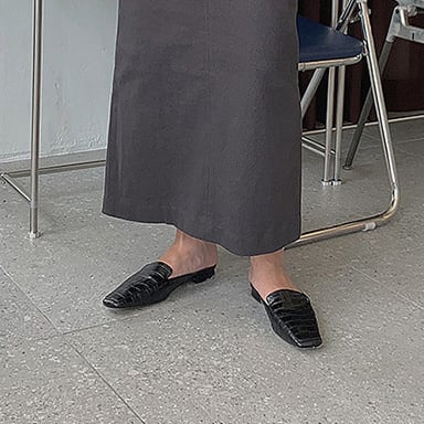 レディースシューズ 婦人靴 ローヒール フラットミュール ぺたんこミュール バブーシュ スクエアトゥ フレンチライン レザー調 フェイクレザー スネーク調 安定感 歩きやすい 疲れない