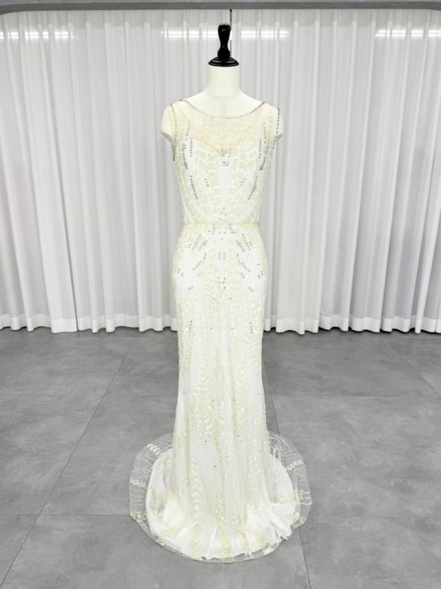 ハーミア Hermia スレンダーライン ウェディングドレス ホワイト 白 ファーストオーナー ノースリーブ ビーズ刺繍