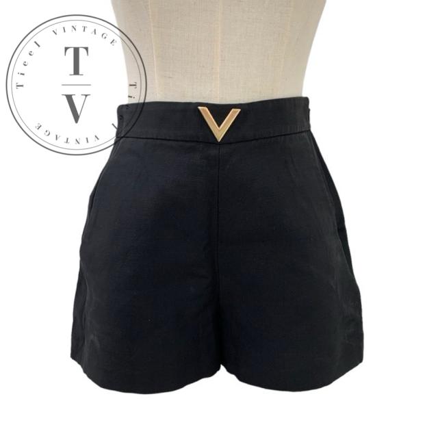 ヴァレンティノ VALENTINO ボトムス ブラック 黒 ゴールド ショートパンツ V金具