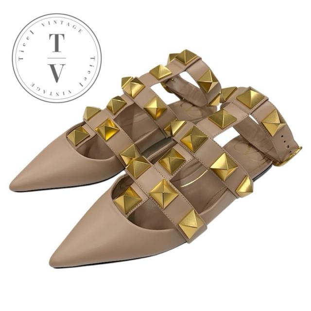 ヴァレンティノ VALENTINO フラットシューズ 靴 シューズ レザー ピンク ゴールド ローマンスタッズ アンクルストラップ