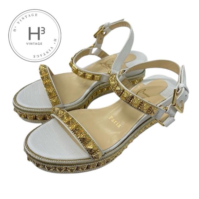 クリスチャンルブタン Christian Louboutin ピラクロウ サンダル 靴 シューズ レザー ホワイト ゴールド バックストラップ スタッズ