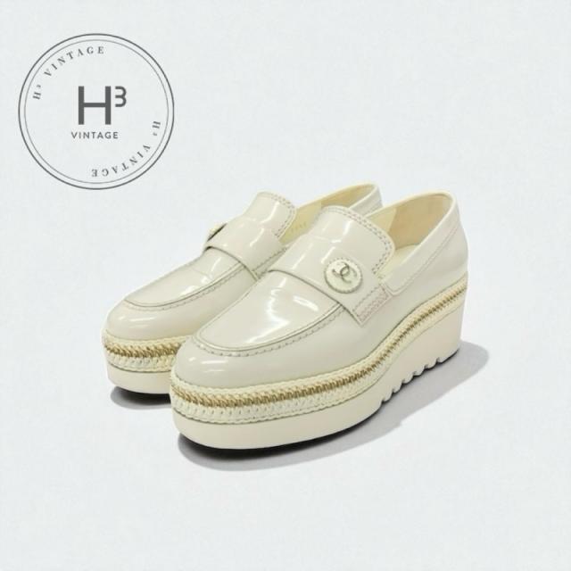 シャネル CHANEL ローファー 革靴 靴 シューズ パテントレザー ホワイト ゴールド ココマーク 厚底