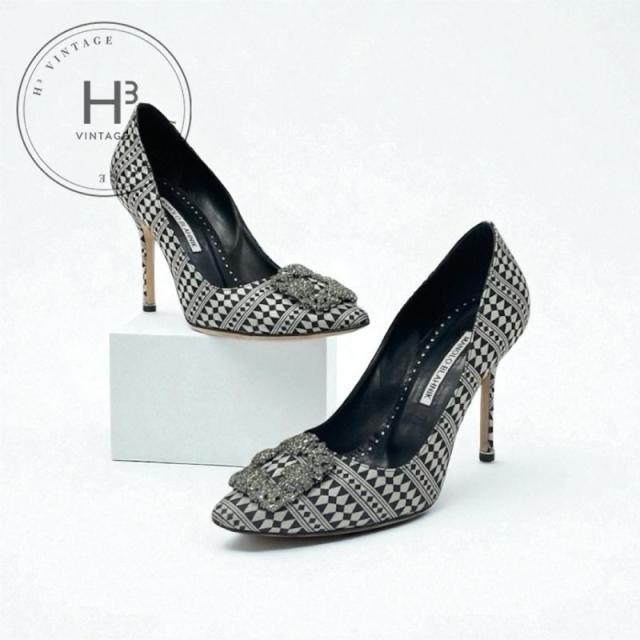 マノロブラニク MANOLO BLAHNIK ハンギシ パンプス 靴 シューズ ファブリック シルバー ブラック ビジュー パーティーシューズ