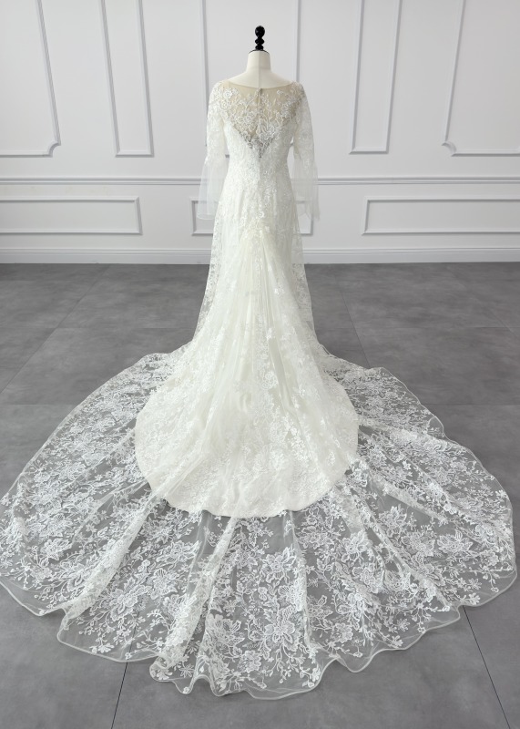 カツラユミ KATURAYUMI スレンダーライン ウェディングドレス ホワイト