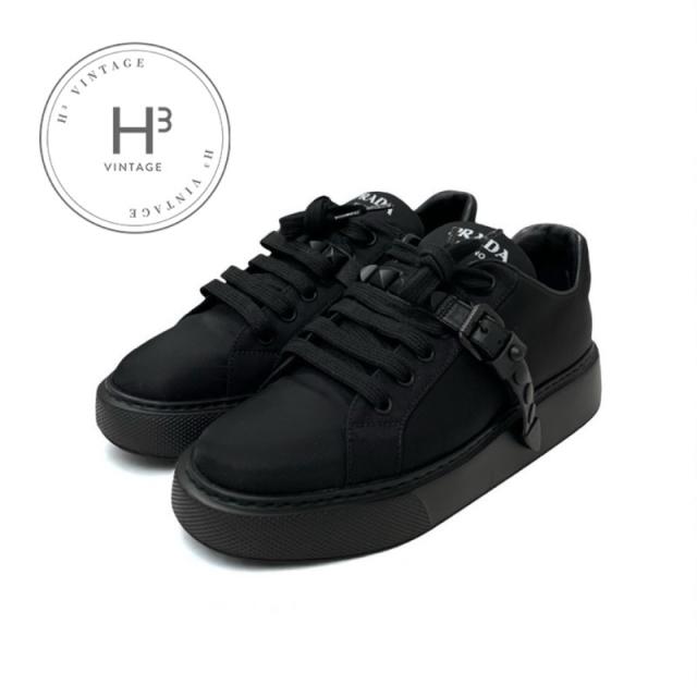 プラダ PRADA STUDDED BUCKLE スニーカー 靴 シューズ ナイロン レザー ブラック 黒 ロゴ スタッズ ベルト