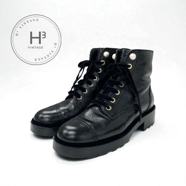 シャネル CHANEL ブーツ ショートブーツ 靴 シューズ レザー ベロア ブラック 黒 ココマーク パール レースアップ