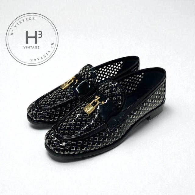 ルイヴィトン LOUIS VUITTON チェスライン モノグラム ローファー 革靴 靴 シューズ パテント ブラック 黒 ゴールド ロゴ パドロック