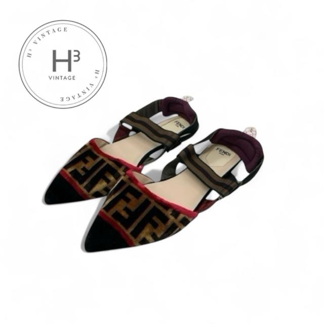 フェンディ FENDI コリブリ フラットシューズ 靴 シューズ ベロア ファブリック マルチカラー ロゴ ズッカ柄 ストラップ フラットパンプス