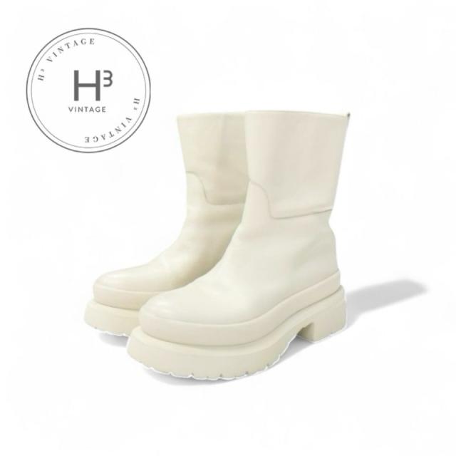 ヴァレンティノ VALENTINO ブーツ ショートブーツ 靴 シューズ レザー アイボリー 白 ゴールド ワンスタッズ ミドル ロゴ