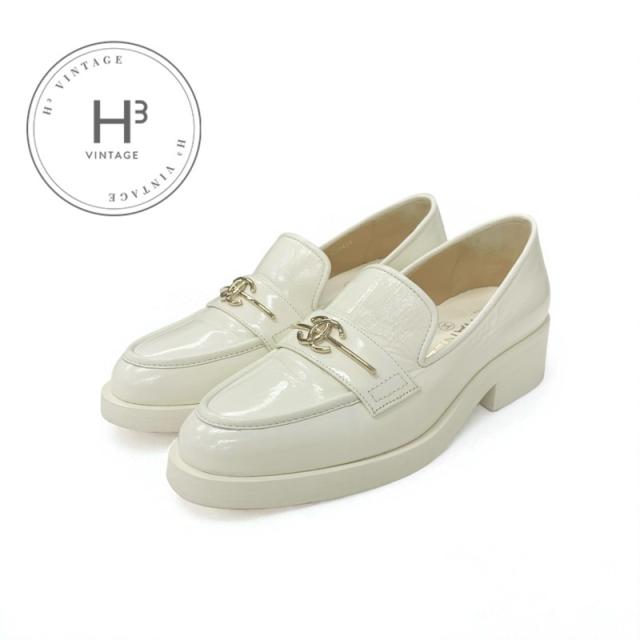 シャネル CHANEL ローファー 革靴 靴 シューズ レザー ホワイト 白 ゴールド ココマーク