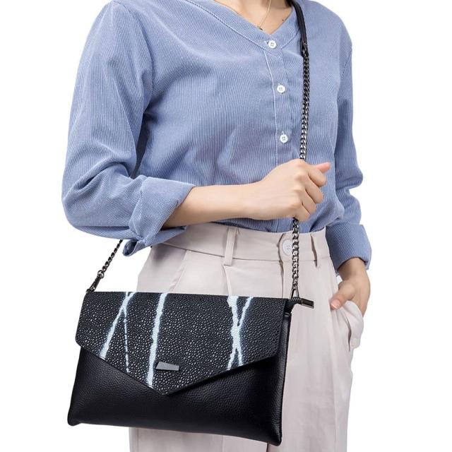 ショルダーバッグ レディース 2way 斜め掛け 手持ち 薄型 大容量 柔らかい シンプル カジュアル おしゃれ 本革 人気」 バッグ・雑貨がお得な