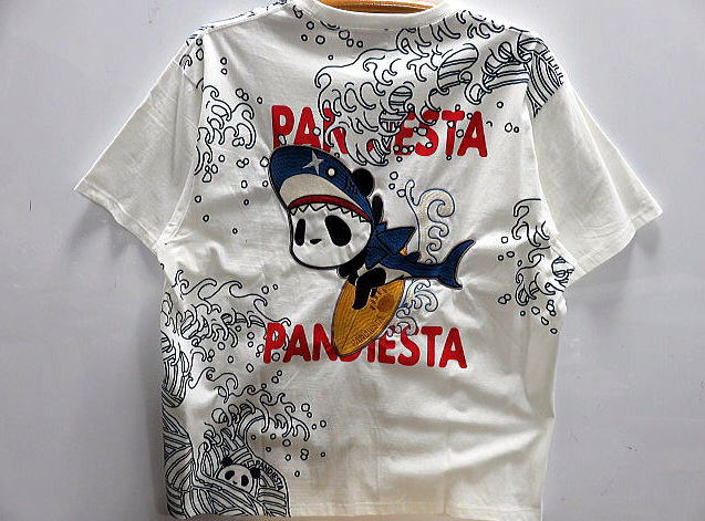 大きいサイズ　PANDIESTA JAPAN　波乗りパンダ刺繍　半袖Tシャツ　パンディエスタ