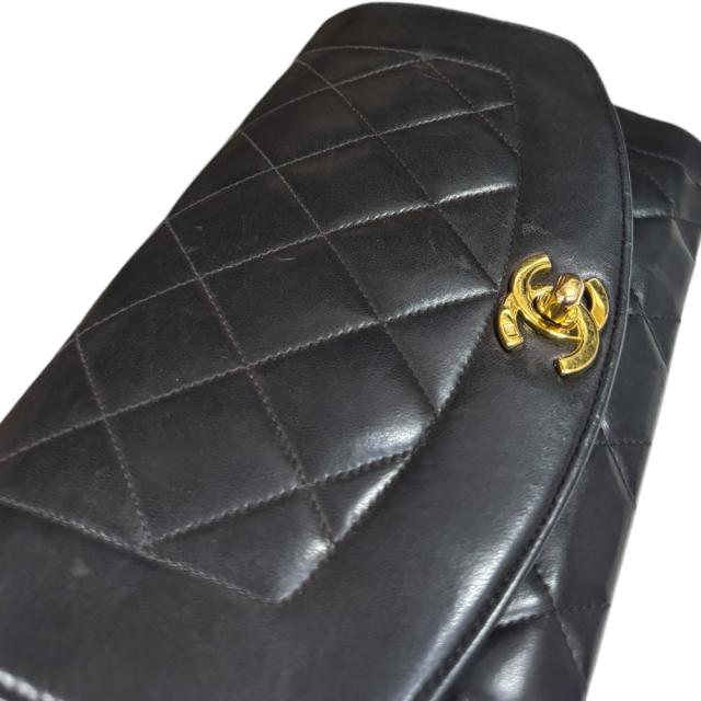 シャネル ダイアナ ショルダーバッグ ラムスキン ブラック レディース