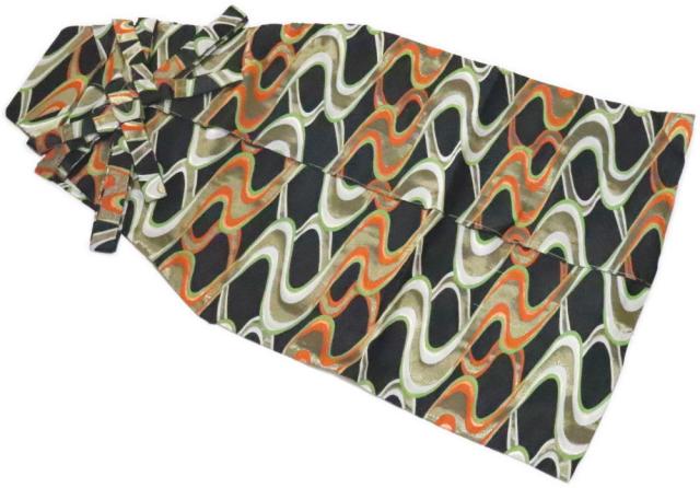 踊り袴・金襴袴　黒地　金流水　馬乗り型　２尺１寸 【舞踊袴】舞袴 　背板（腰板）付き 踊り用 男物