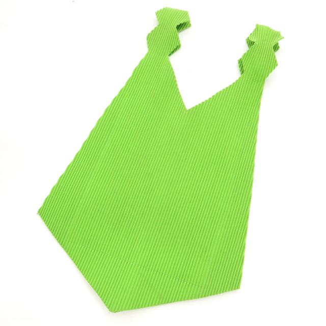 me ISSEY MIYAKE ミー イッセイミヤケ プリーツ ショルダーバッグ 黄緑 レディース