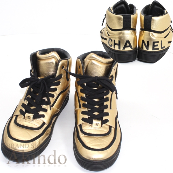 【新品同様】シャネル ハイカット スニーカー #42 CHANELロゴプリント ココマーク ゴールド ブラック メンズ G35064 黒 シューズ 靴 男性 レア 希少 カジュアル 履きやすい CHANEL
