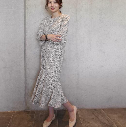 シフォン裾フレアワンピース ひざ丈 膝上 l ロング丈 袖あり 長袖 Uネック シフォン きれいめ シンプル 大人 上品 おしゃれ お洒落 大人女子