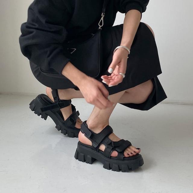 厚底スポーツサンダル サンダル レディースサンダル l 厚底 ベルト シンプル カジュアル おしゃれ お洒落 女っぽ スポーティー メンズライク ボー