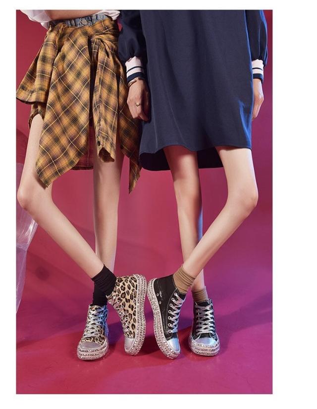 スニーカー レディーススニーカー 厚底スニーカー l コンパクト かわいい 大人可愛い カジュアル おしゃれ お洒落 かっこいい レトロ ラフ 個性的