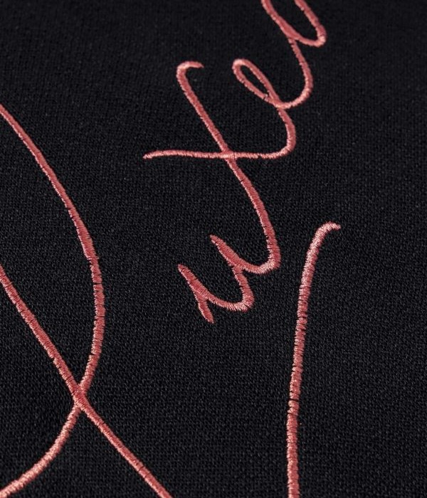 LUXEAKMPLUS リュクスエイケイエムプラス カーシヴロゴニットベスト