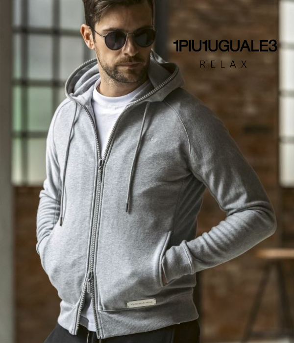 1PIU1UGUALE3 RELAX ウノピゥウノウグァーレトレ リラックス シルバーロゴプレートパーカー メンズ フーディ スウェット カジュアル スポーツ