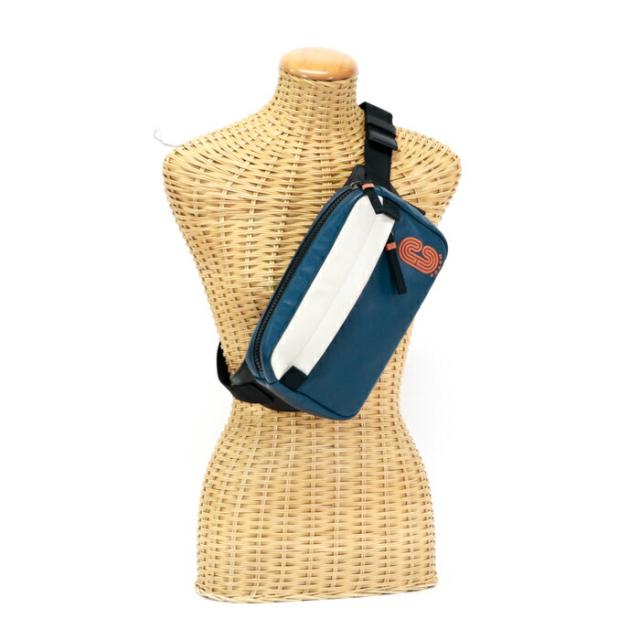 コーチ COACH ウエストバッグ ボディバッグ スムースレザー カラーブロック ロゴ 89920 ショルダーバッグ クロスボディ 斜め掛け 肩掛け スリングバッグ メンズ レディース エーゲ (ネイビー) / チョーク (アイボリー) / オレンジクレイ (オレンジ) 中古 mba15016