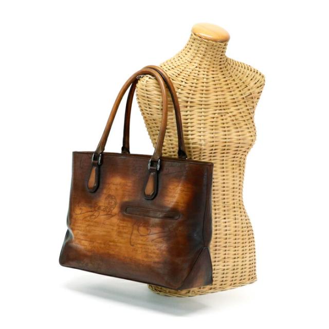 【Bランク】 ベルルッティ Berluti トゥジュール (TOUJOURS) スクリットレザー カリグラフィー パティーヌ トートバッグ 肩掛け ビジネスバッグ ベネチアンレザー イタリアンレザー メンズ ブラウン 正規品 中古 mbd22001