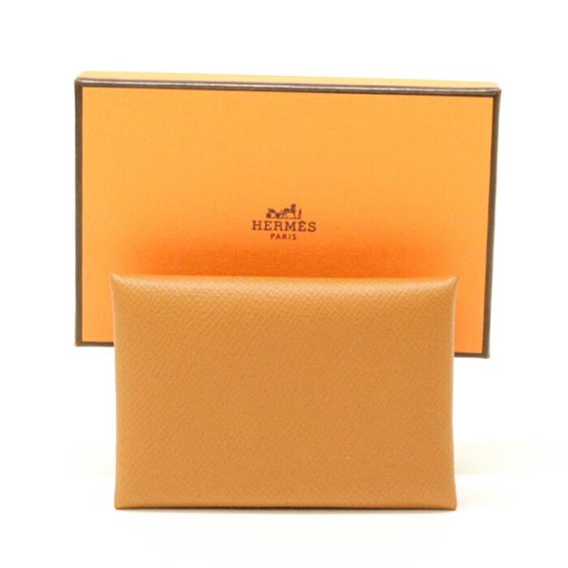 【Sランク】 エルメス HERMES カルヴィ デュオ エプソン (レザー) SV金具 B刻印 2023年 カードケース ケース コンパクトウォレット 二つ折り財布 ミニ財布  レディース メンズ ゴールド (ライトブラウン) 正規品 新品同様 中古 mbk26008