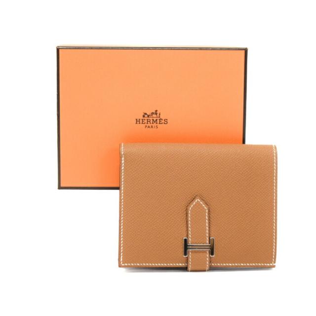 【Sランク】 エルメス HERMES ベアン コンパクト エプソン (レザー) SV金具 W刻印 2024年 二つ折り財布 ミディアムウォレット コンパクトウォレット H金具 ゴールド (ライトブラウン) 正規品 新品同様 中古 mbl26007