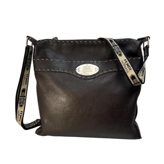 FENDI フェンディ  ショルダーバッグ レザー ブラウン 【中古】 レディース
