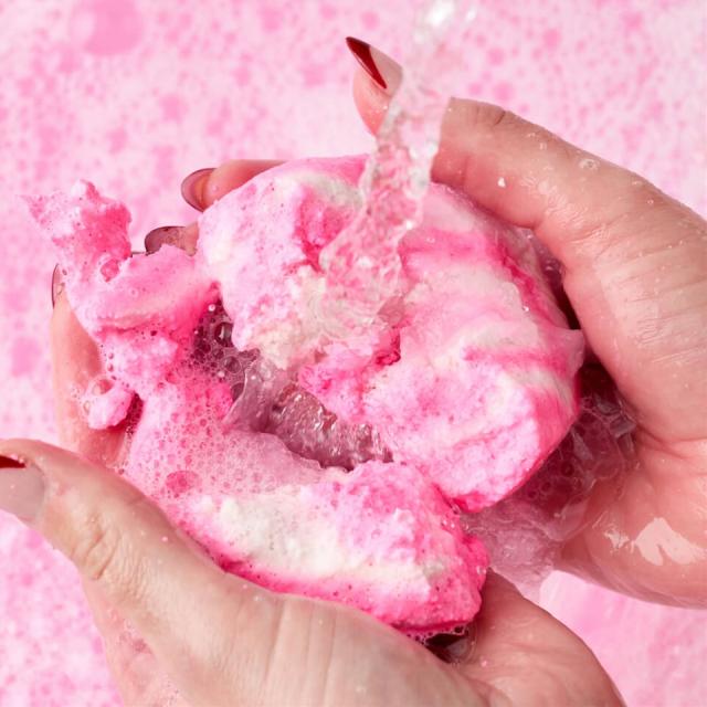 LUSH スノーフェアリースター ギフト クリスマス 限定 2025 プレゼント