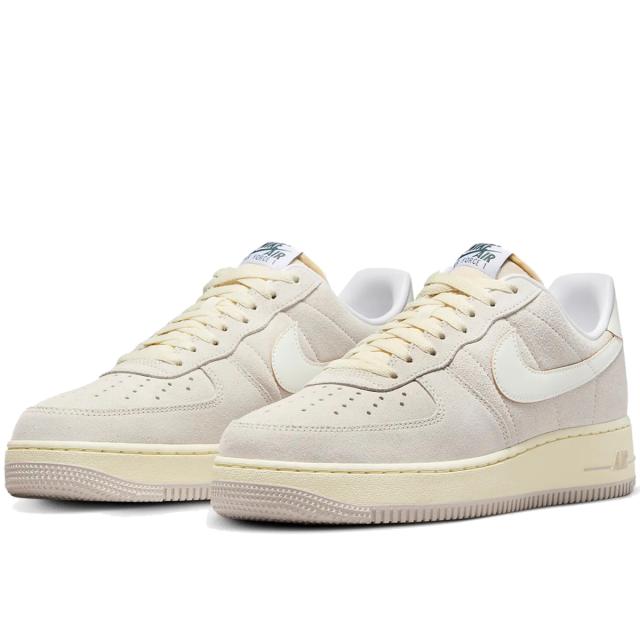 [ナイキ] エア フォース 1 '07 [AIR FORCE 1 '07] ライトオールウッドブラウン/ココナッツミルク/ディープジャングル/セイル FQ8077-104 ナイキジャパン正規品