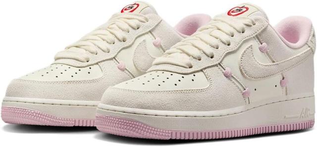 [ナイキ] エア フォース 1 ’07 LX [W AIR FORCE 1 ’07 LX] セイル/セイル/ピンクフォーム/セイル HV5992-111