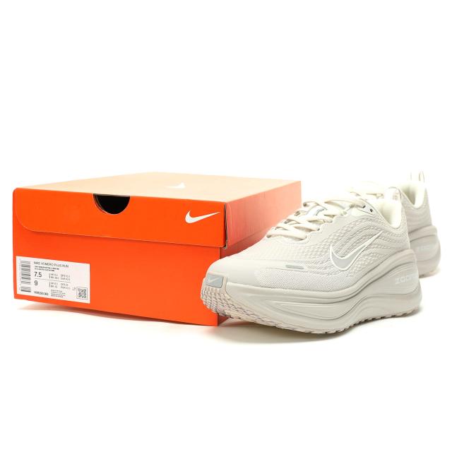 ？【Nike】Vomero Premium ライトグリーン ゴールドアクセント FN8453-030 厚底 カジュアル スポーツシューズ 新品 箱付き