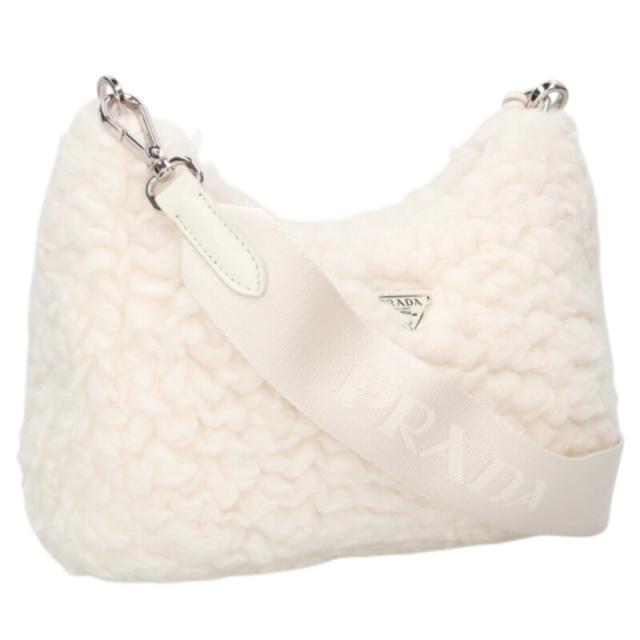 プラダ   Re-Edition 2005 トライアングルロゴプレートシアリングショルダーバッグ 中古 SB01