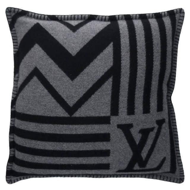 ルイヴィトン   M79525 LVサミット ロゴクッション 中古 BS99