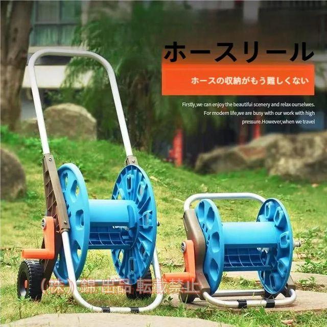 庭、芝生、農場、パティオ用の2つの車輪とハンドルポータブルウォーターホース格納式カートホースホルダーとストレージを備えたガーデンホースリールカート