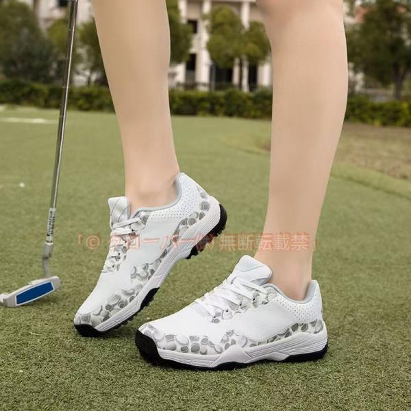 ゴルフシューズ レディース スニーカー 大きいサイズ 幅広い ソフトスパイク フィット感 クローバー株式会社 軽量 動きやすい 防水 耐久 練習場 白 黒 おすすめ 通気透湿 滑らない