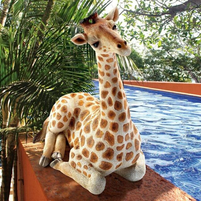 「ザリ」休息するキリン彫像：メディアムサイズ彫像 彫刻/ Zari the Resting Giraffe Statue: Medium（輸入品）の通販はau PAY マーケット - 浪漫堂 ...