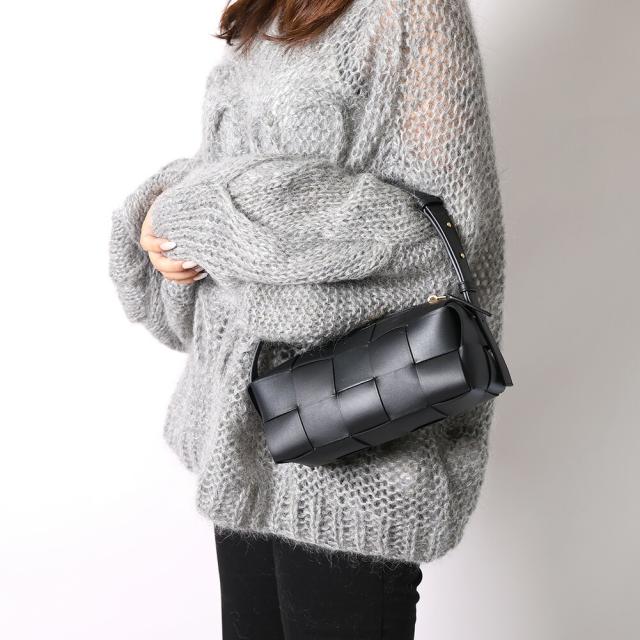 【タイムセール&クーポン5%OFF】ボッテガヴェネタ／BOTTEGA VENETA　カセット スモール・マキシイントレ レザー・ハンドバッグ・ショルダーバッグ(ブラック) 729166 VMAY1 8425／BLACK[返品OK]