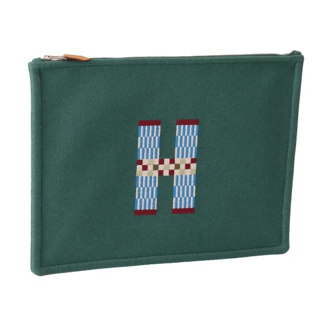 【クーポン5%OFF】エルメス／HERMES フラットポーチGM／Hナッテ  刺繍デザインラージポーチ・コスメポーチ・マルチポーチ(セードル・グリーン) H103643M 04／SEDER[返品無料]