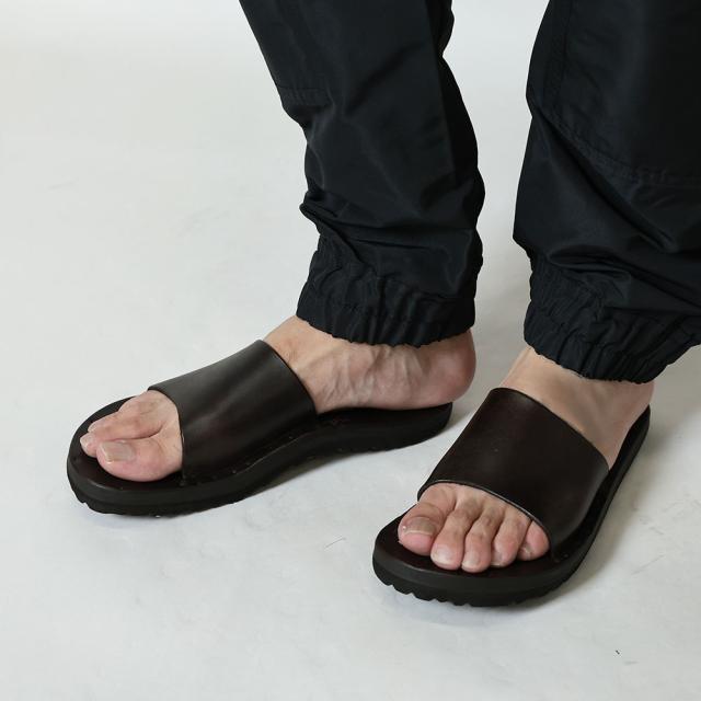 【クーポン5%OFF】ユッタ・ニューマン／JUTTA NEUMANNSIMONE・シモーネBIRKEN SOLE・ビルケンシュトックソール×ラディゴレザーサンダル (ブラック・ダークブラウン) SIMONE／BLACK*LATIGO・DARK BROWN*LATIGO[返品無料]