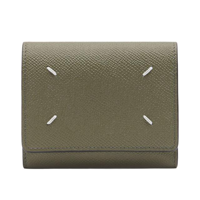 【クーポン5%OFF】メゾンマルジェラ／MAISON MARGIELA 4ステッチ 三つ折り ウォレット エンボスレザー・トライフォールドウォレット・3つ折り財布・ケース・小銭入れ付き(カーキ) SA3UI0017 P4745 T7429／KHAKI[返品OK]