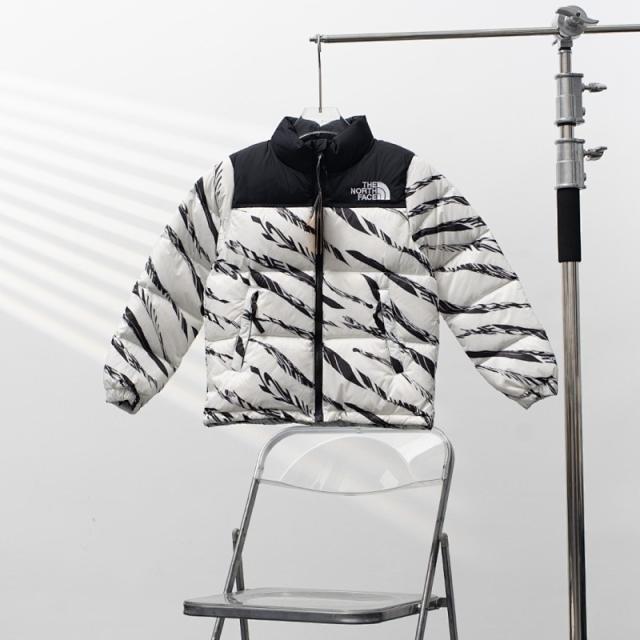 ホワイトレーベル ザ・ノース・フェイス 1996 Nuptse Jacket 黒のシマウマ ダウンジャケットアウター メンズレディース