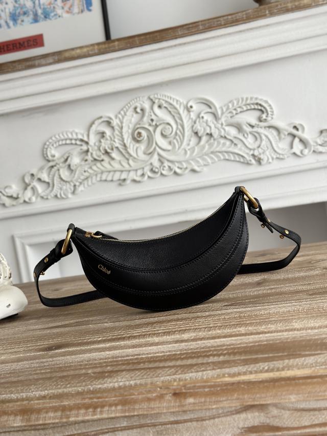 Chole ショルダーバッグ 新作 BANANA レザー ショルダー・クロスボディバッグ