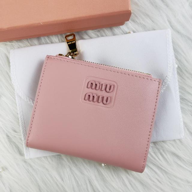 miu miu ピンク 二つ折り財布 新品